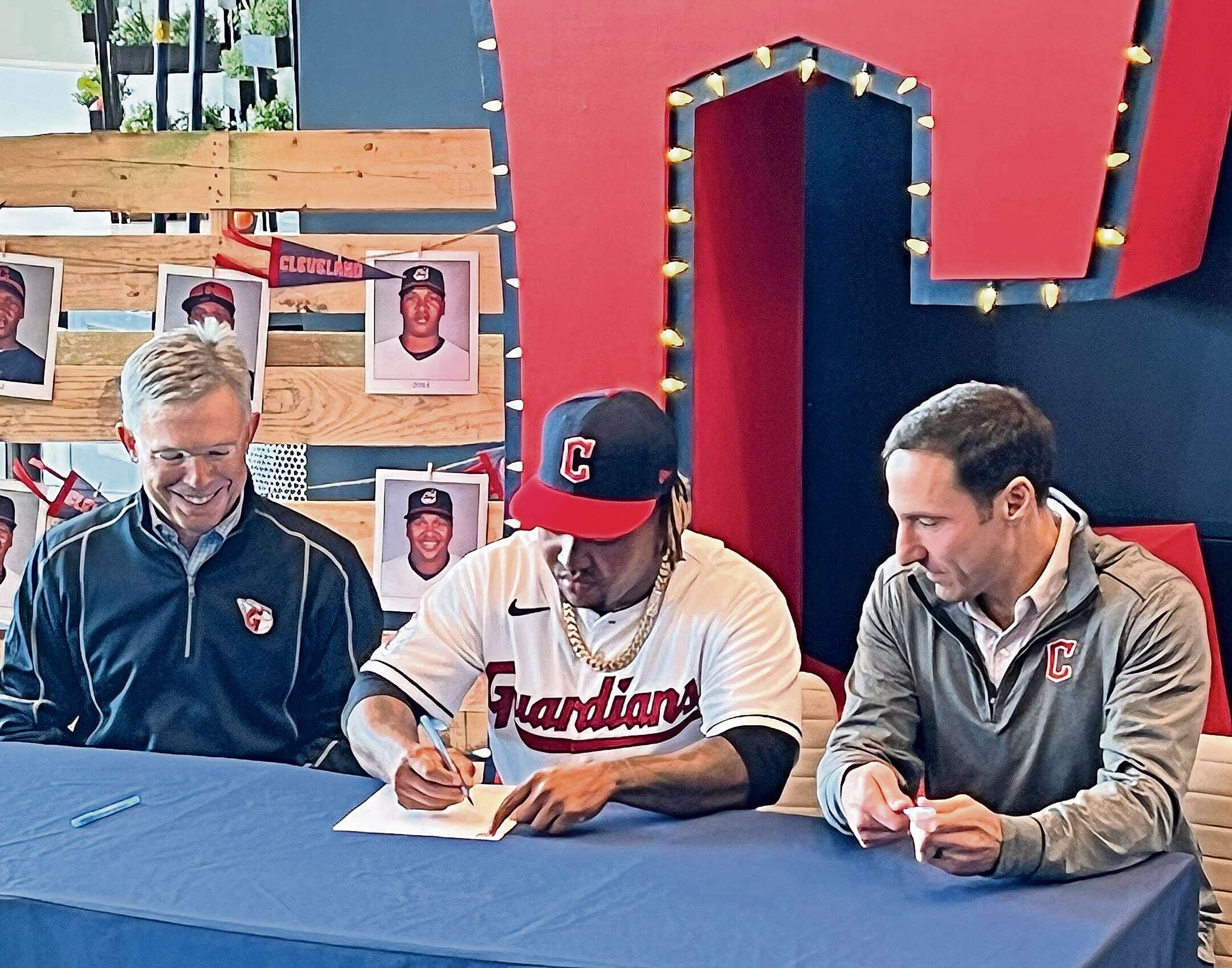 New contract reveals what drives Jose Ramirez – Terry Pluto