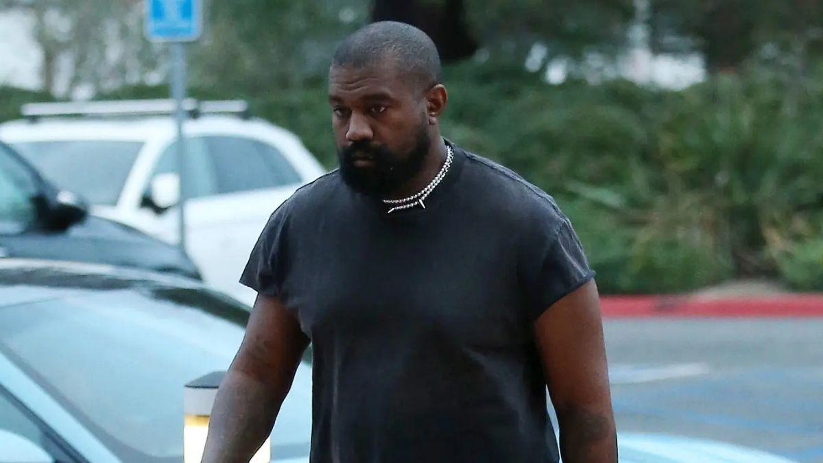 Kanye West apologizes for antisemitic comments, blames 'psychotic ...