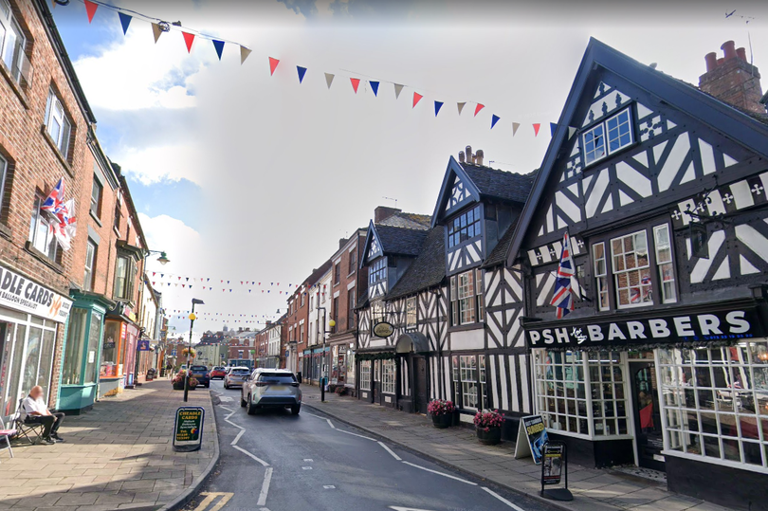Oven glove blamed for high street blaze