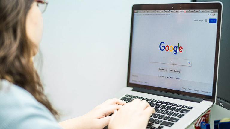 Malicious Google Chrome extensions hijack accounts