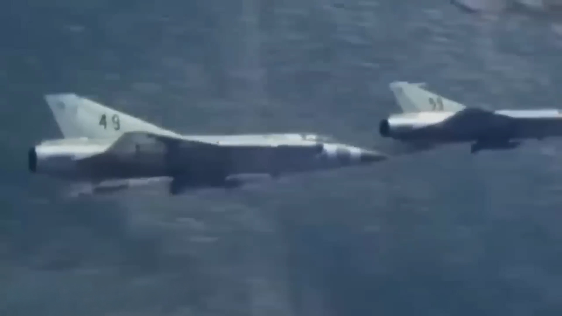 The broken triangle wing that solved Mach 1.4 and short landings