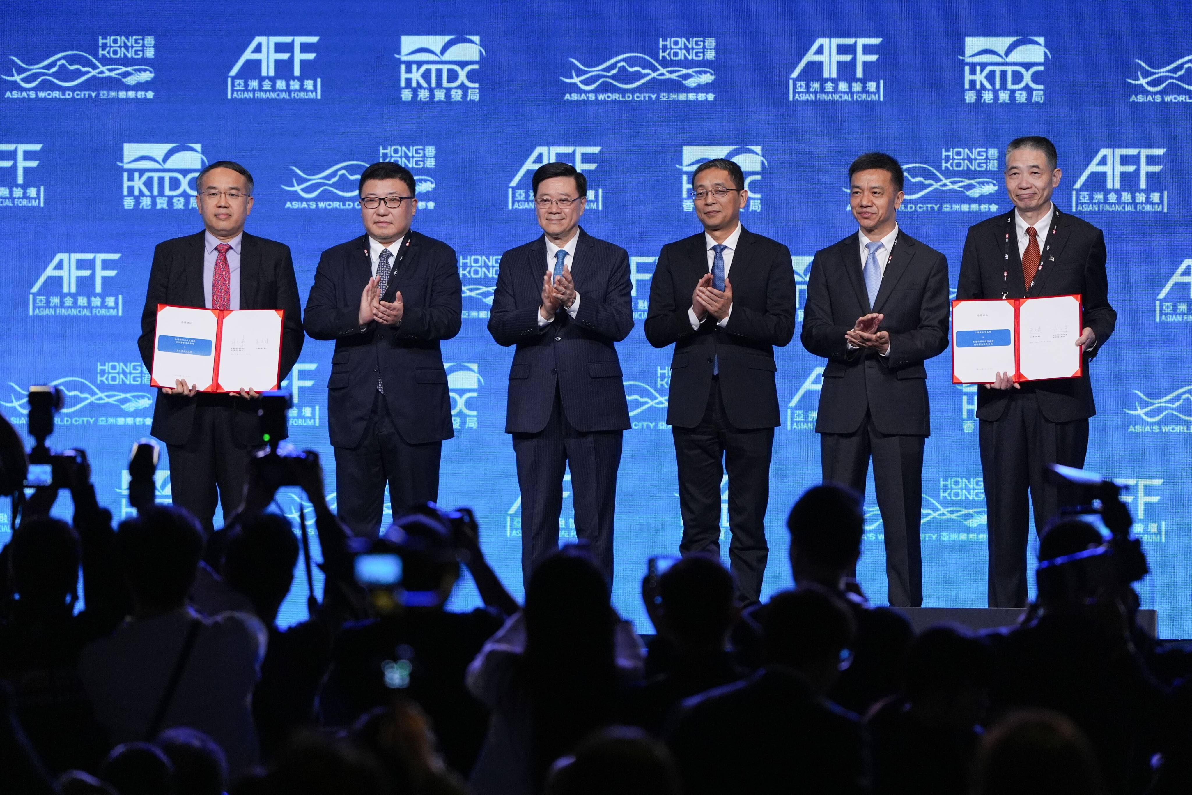 Hong Kong’s foreign, mainland Chinese firms hit record high as gold ...