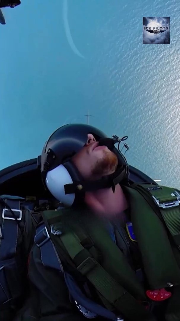 Will he find him? #pilot #plane #aviation