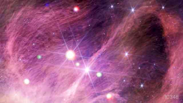 Stunning NASA Chandra images show exploded stars and distant galaxies