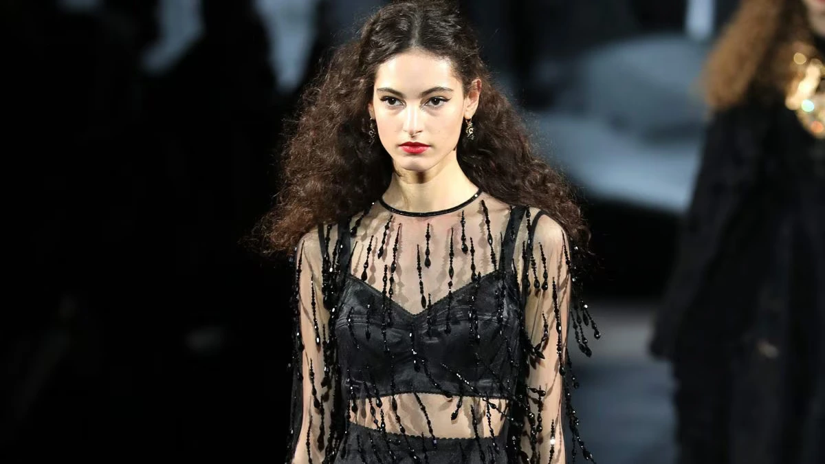 E se vi dicessimo che il reggiseno a vista è più elegante di quello che ...