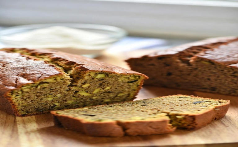 Zucchini bread vs. banana bread: Which one is actually healthier ...