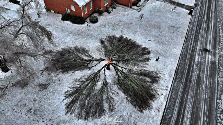 See drone footage of snow blanketing states from TX to KY to NY