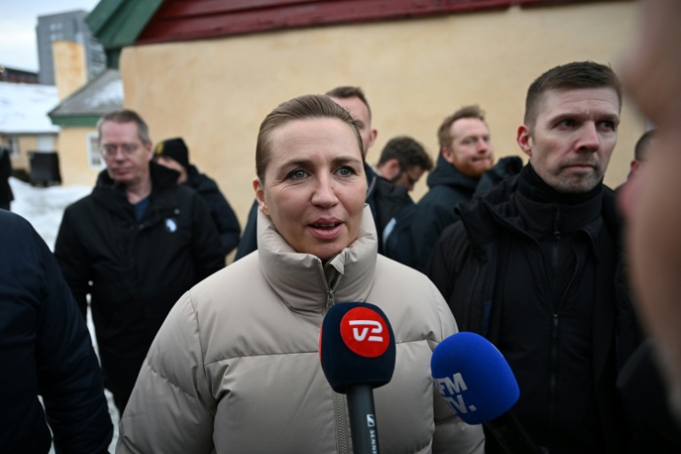 La primera ministra danesa visita Groenlandia tras el giro de Trump