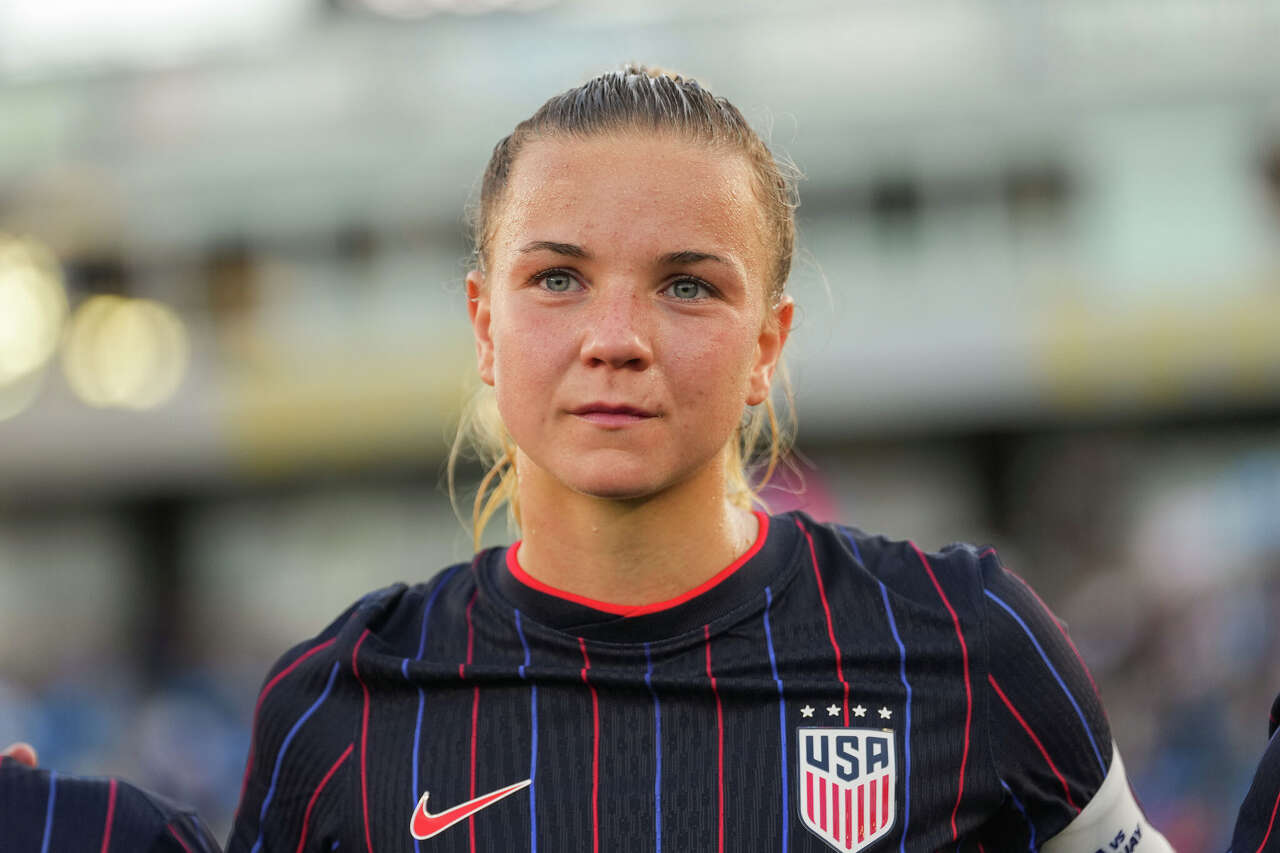 USWNT coach Emma Hayes calls Claire Hutton a 'future captain in the making'