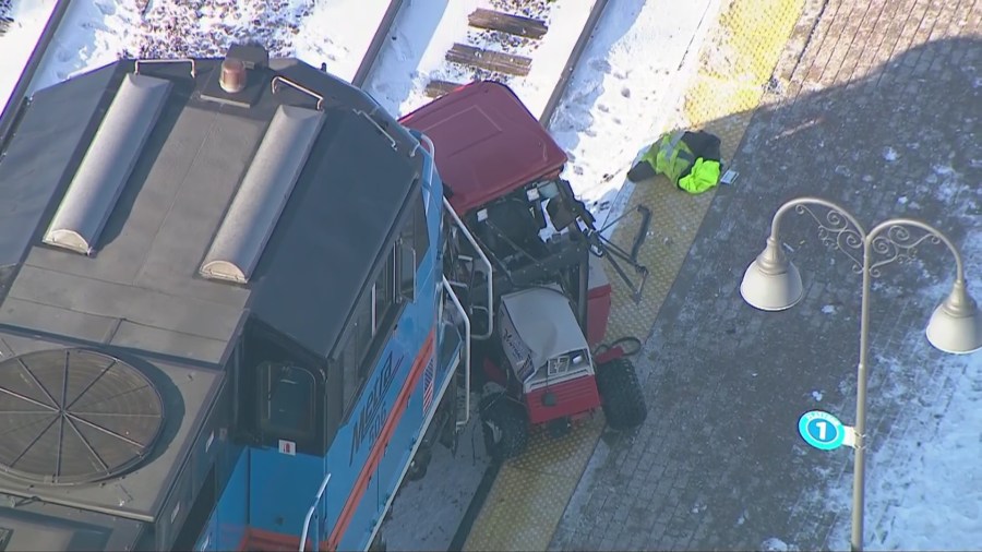 Metra train hits snowplow, killing public works employee in Bartlett