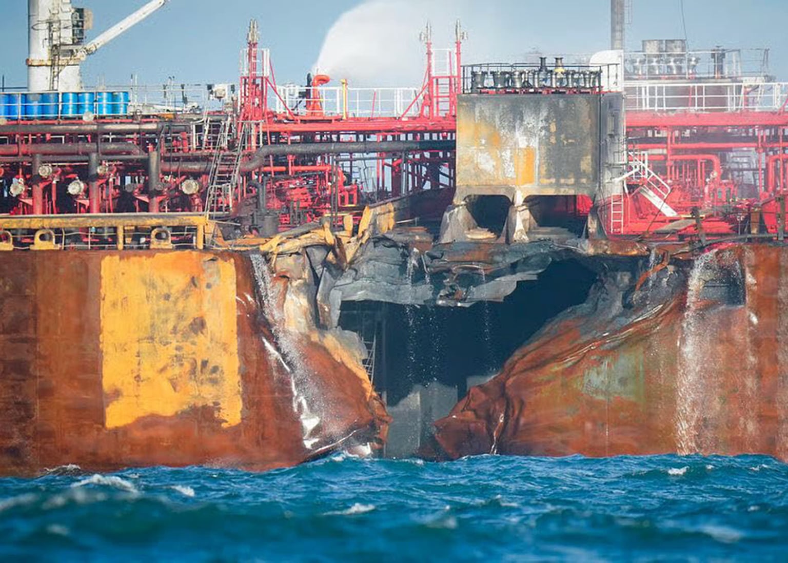 Ship captain rejected 'crash stop' to save US tanker crew lives, court told