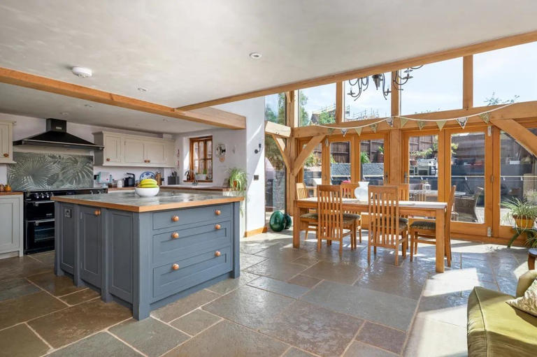 This former farm workers’ cottage just 15 minutes from Bedford has a ...
