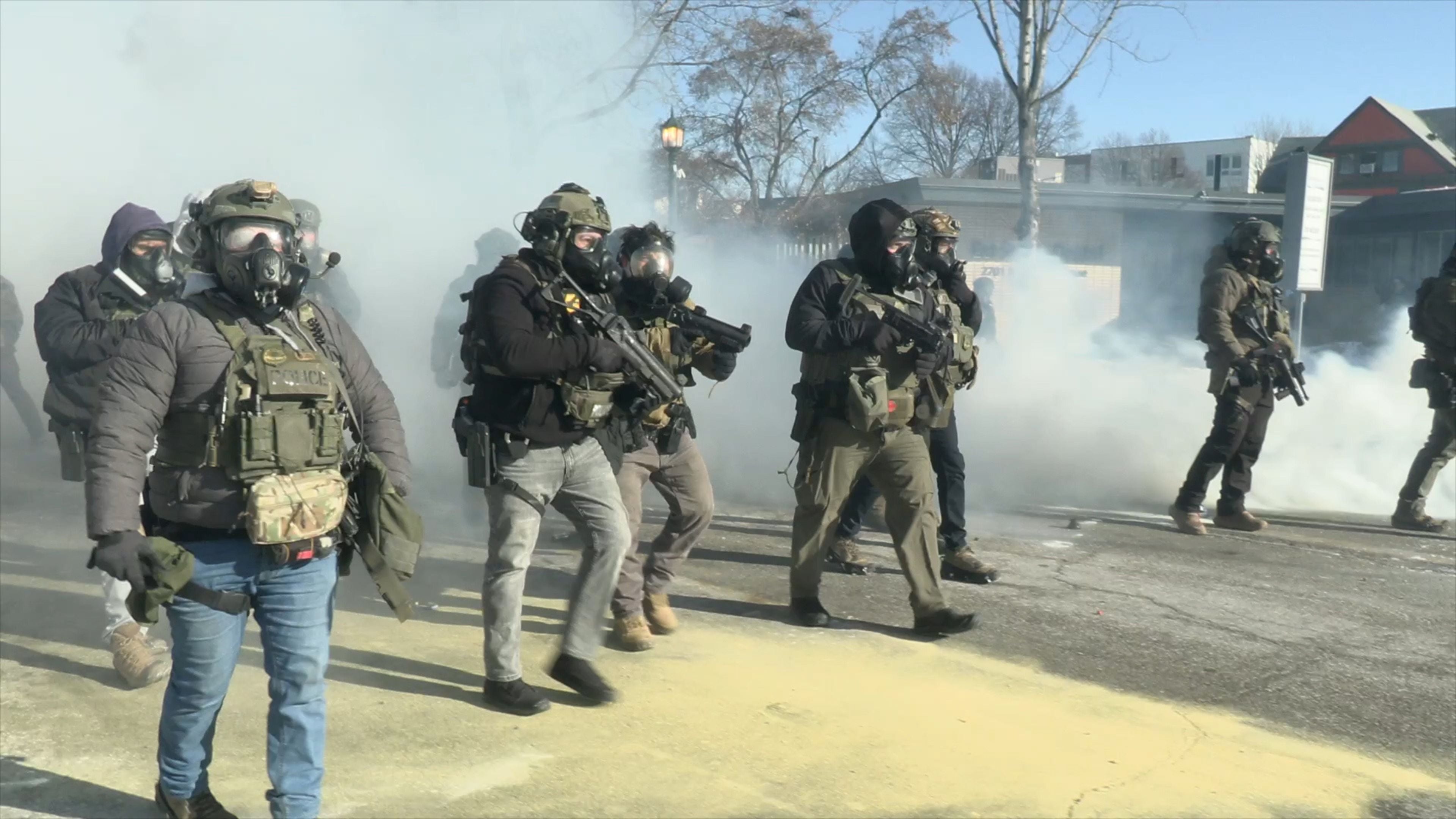 Violent clashes in Minneapolis after Alex Pretti shooting