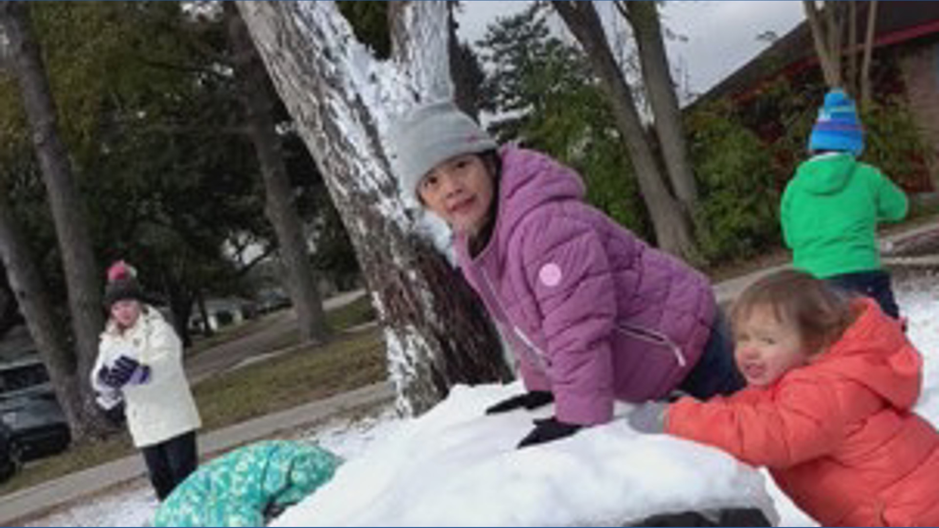 Houston man brings snow to neighborhood