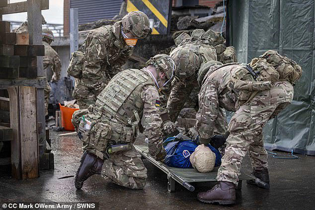 British army prepare for an attack on UK soil: Soldiers practise vital ...