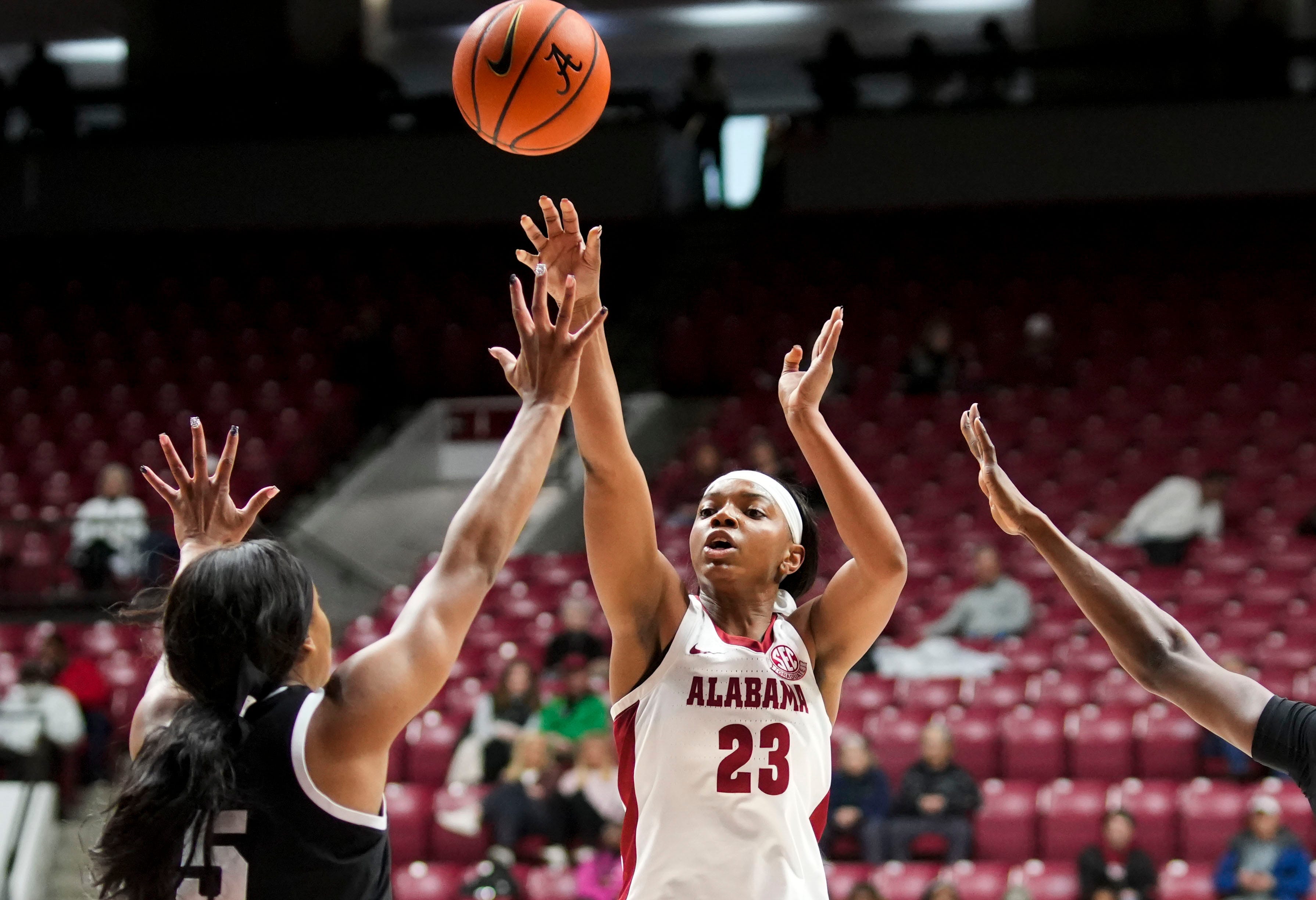 Alabama women's basketball drops in latest AP poll despite home win