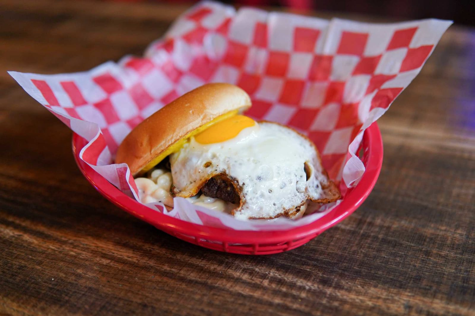 Historic Houston burger joint sets opening date for new Woodlands store