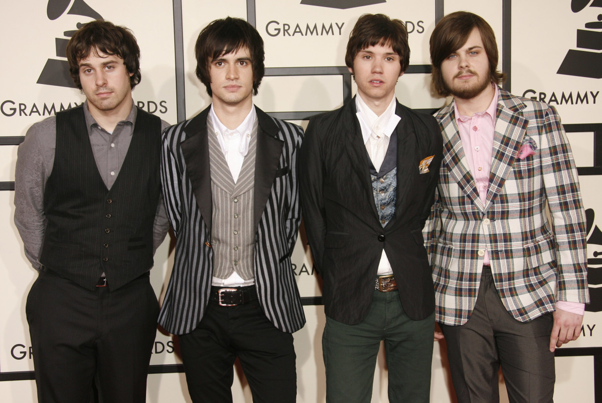 Iconic 2000s alternative rock band releases deluxe album amid 20 year ...