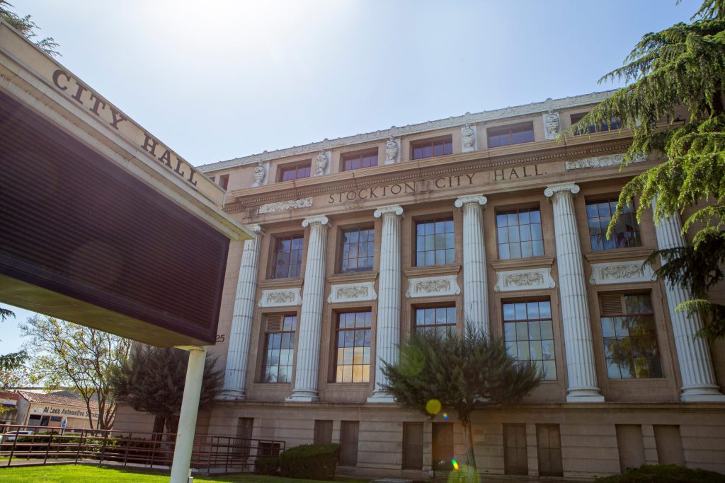 Stockton vice mayor 'fully' supports city manager's return to duty ...