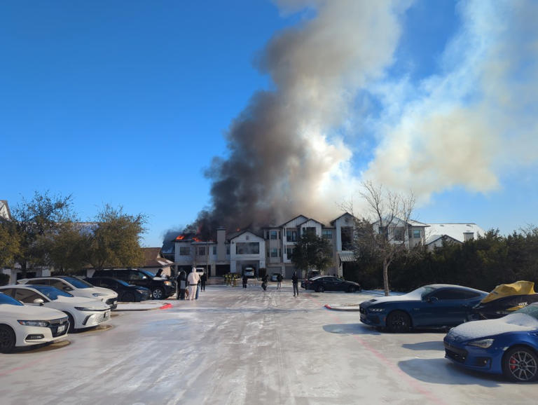 Bee Cave apartment structure collapses due to fire