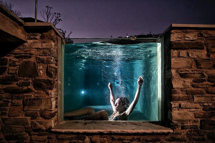 This street photographer captures raw and human moments in everyday ...
