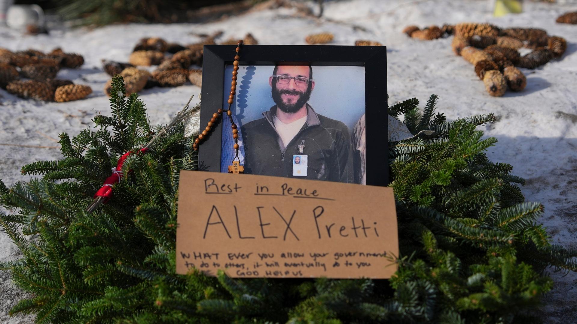 Minneapolis mourns ICU nurse killed by a Border Patrol agent as a ...