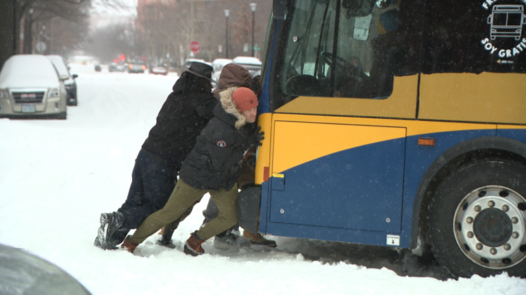 Northern Virginia neighbors dig out from snow and ice as side streets ...