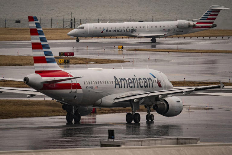American Airlines, JetBlue shares are dropping after earnings