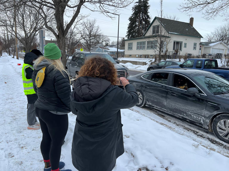 How Minnesota's rapid responders track ICE agents in real time