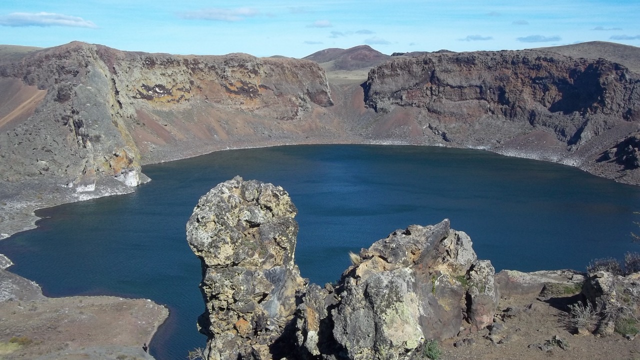Hidden Argentine lagoon may hold Earth’s earliest signs of life