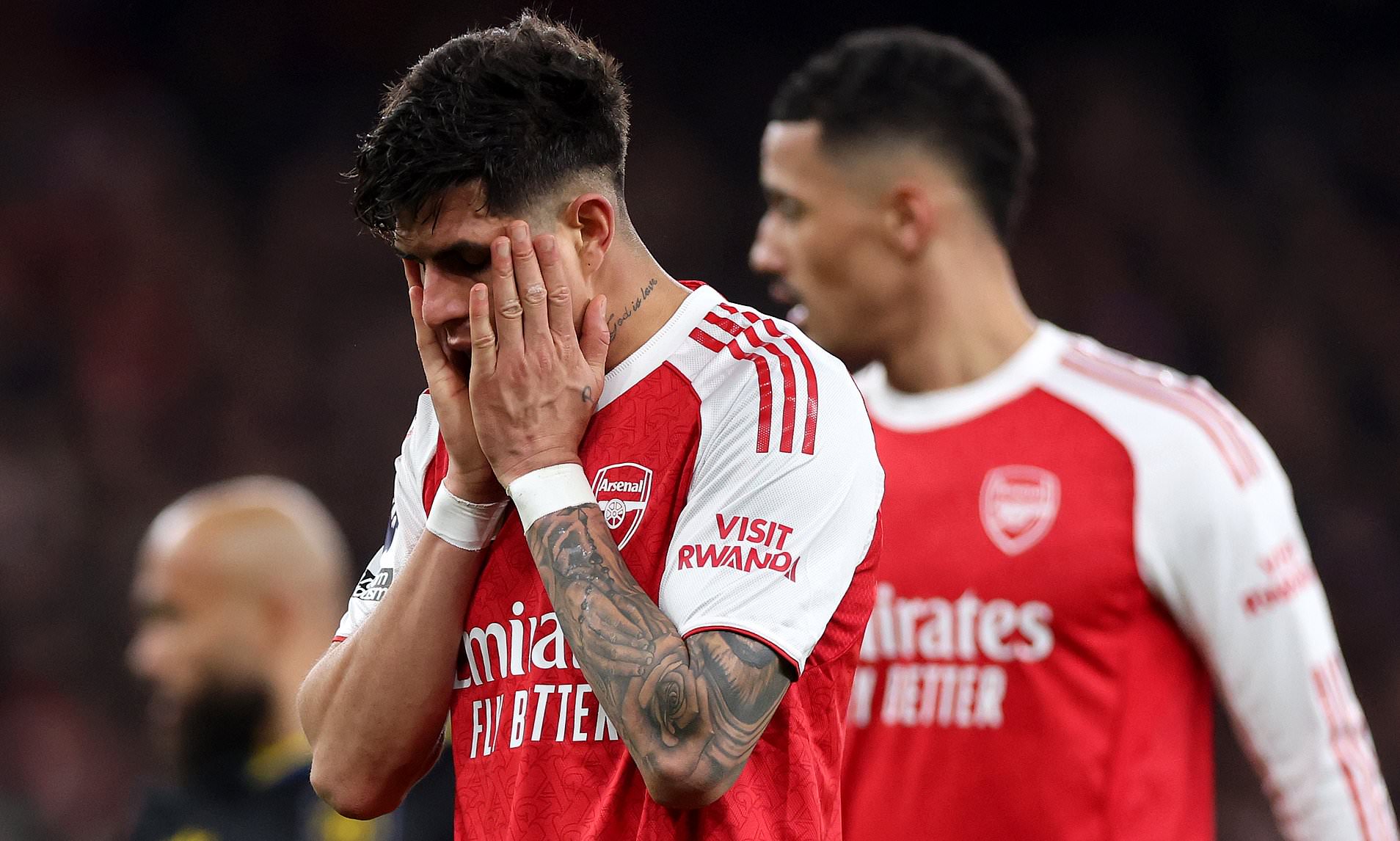 Arsenal's title hopes suffer blow but it's bad news for Man United in ...