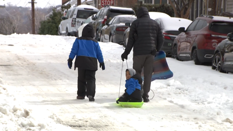 Northern Virginia neighbors dig out from snow and ice as side streets ...