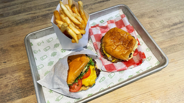 6 restaurant chain smash burgers, ranked worst to best