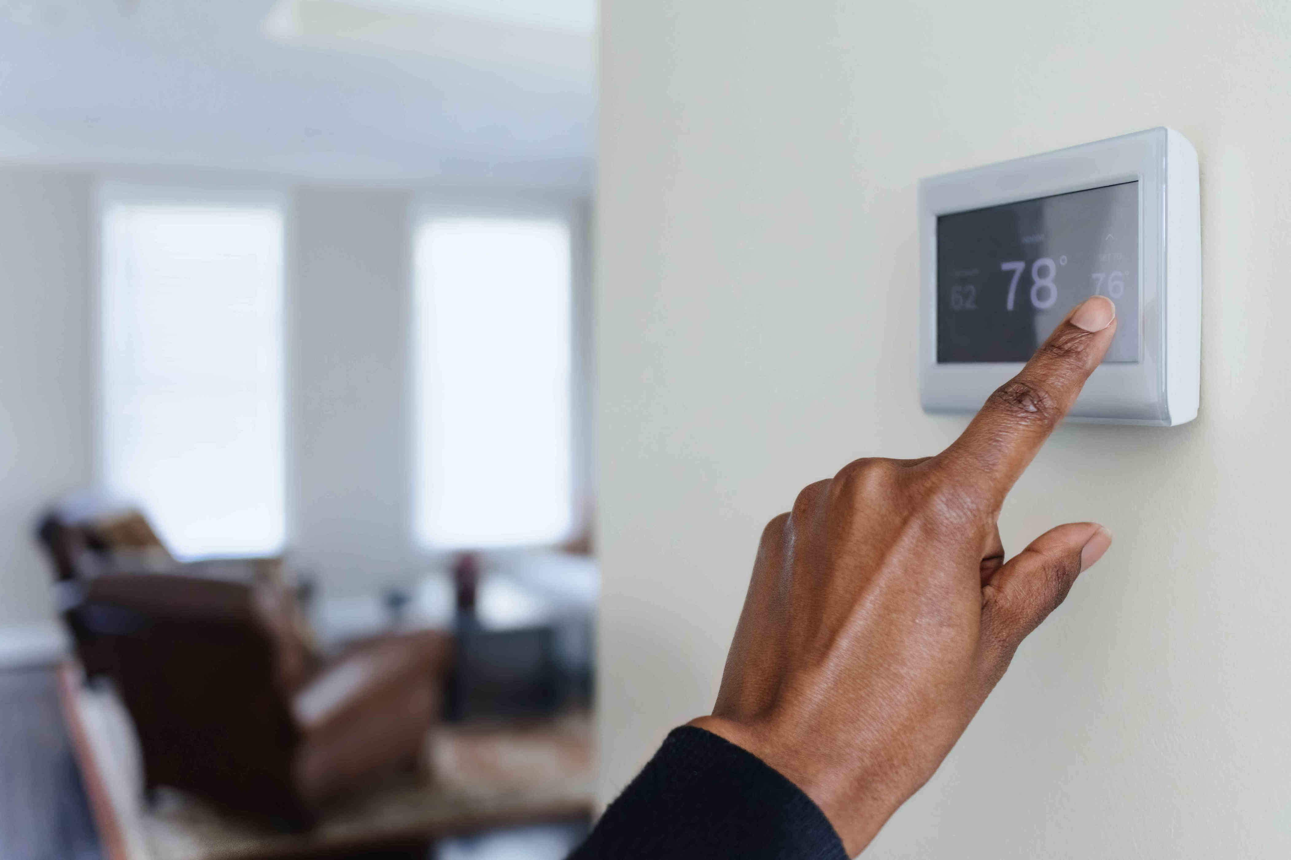 HVAC pros reveal the ideal winter home temperature to save energy (and ...