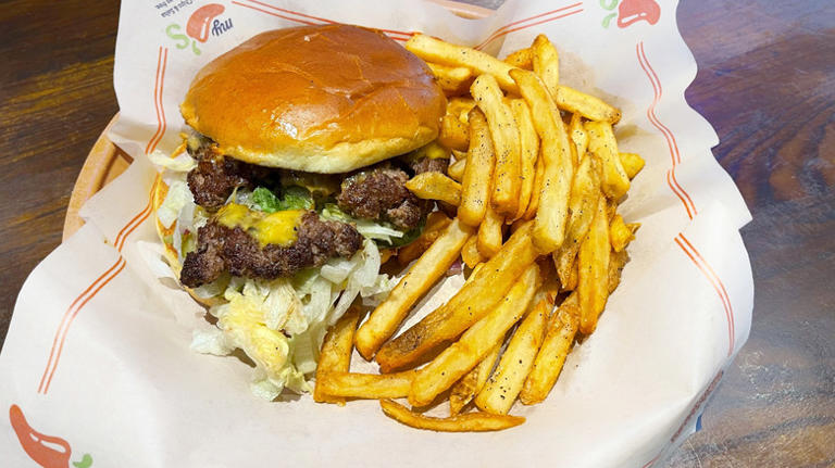 6 restaurant chain smash burgers, ranked worst to best