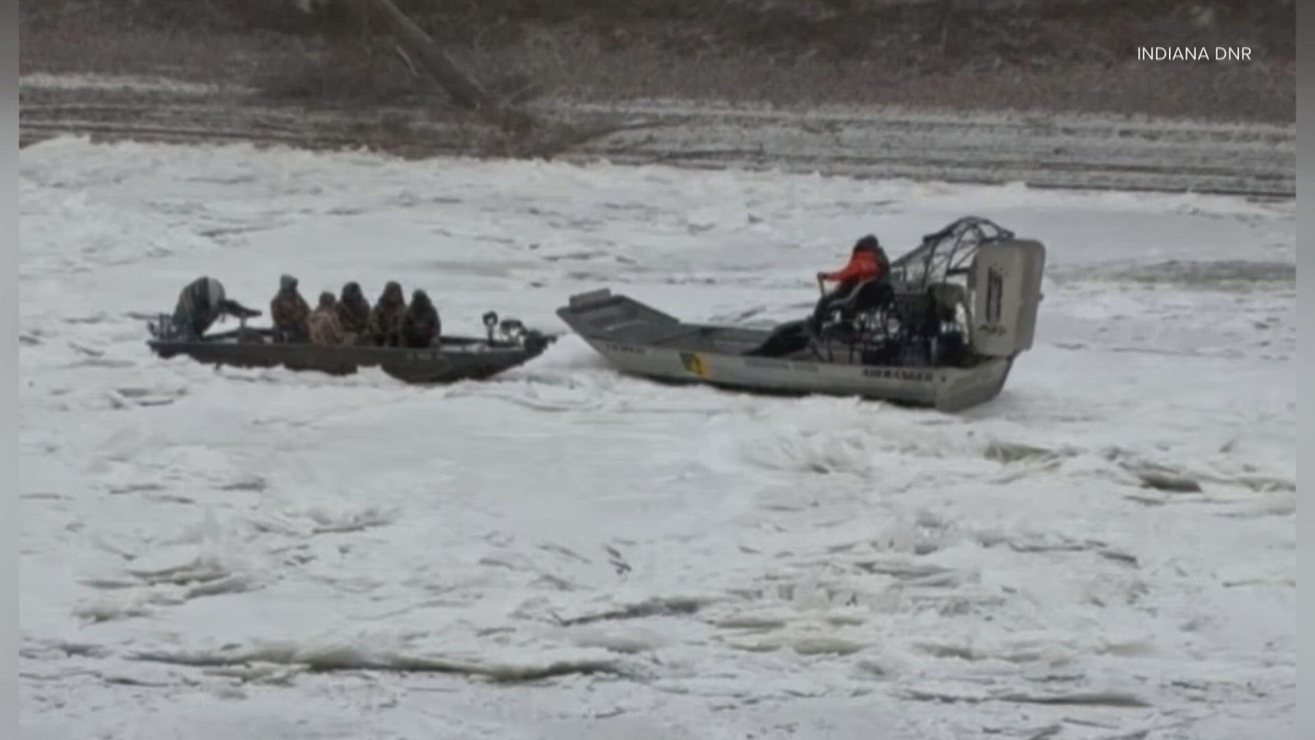 Duck hunters rescued after boat freezes in southern Indiana river