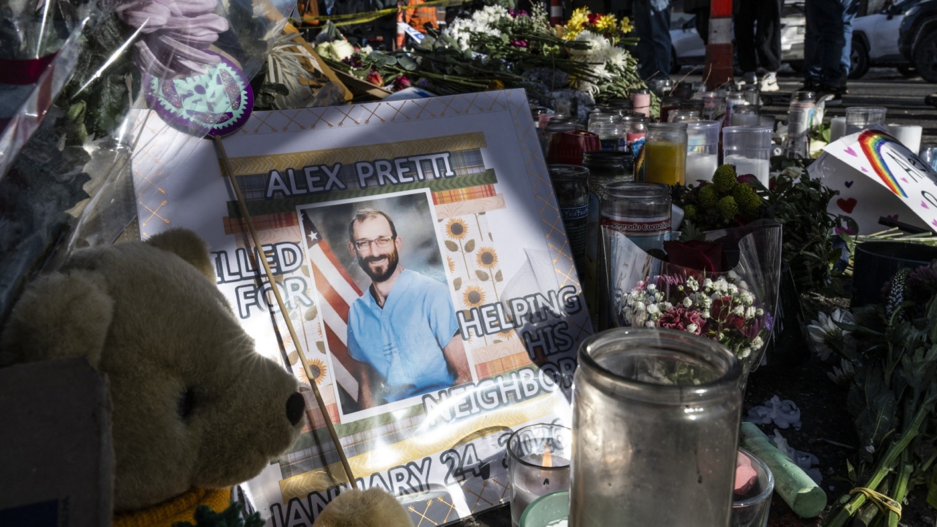 People who knew Alex Pretti speak out: 'In no way would he be a ...