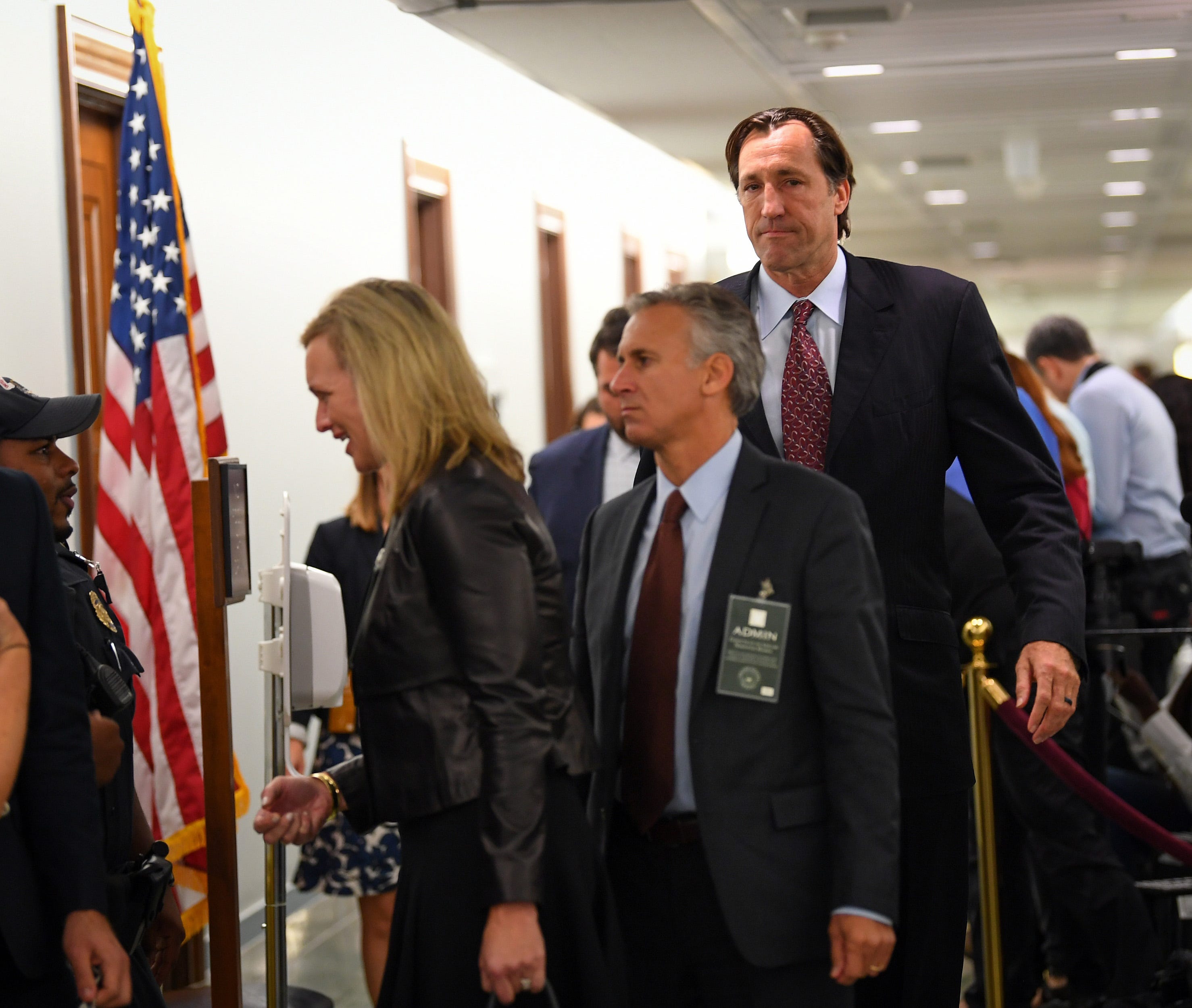 Ex-Phoenix Suns big man making second run for Oregon governor