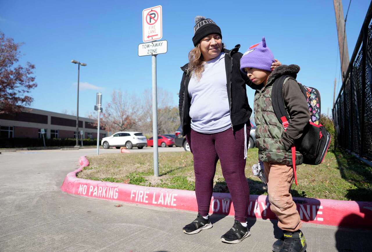 Houston ISD plans to reopen Tuesday after winter storm