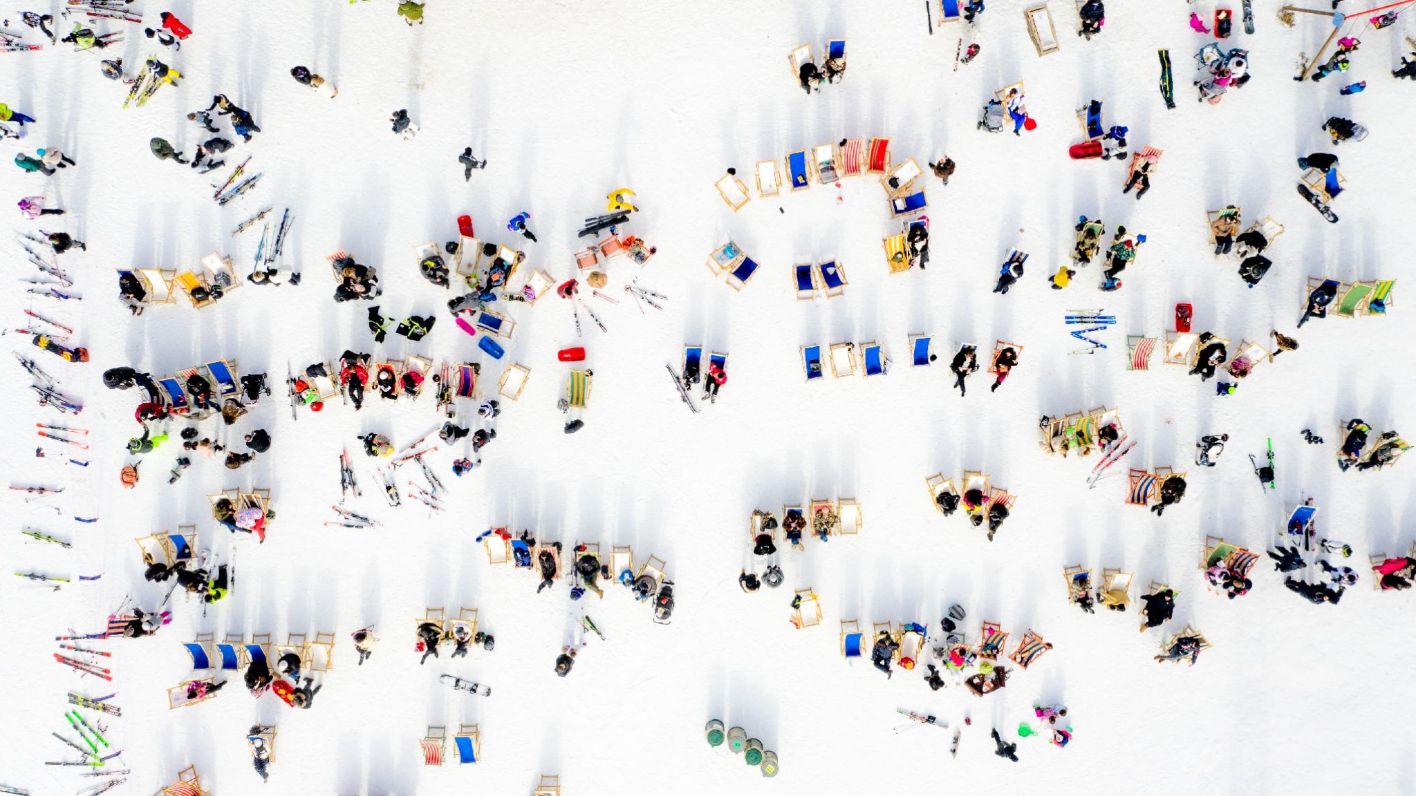 White Entropy: la montagna fragile. Un viaggio tra purezza e dissoluzione