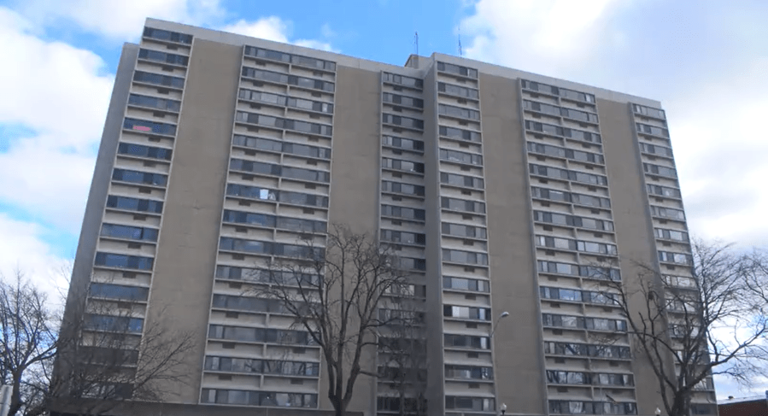 Budzinski meets with Sangamon Towers management, advocates for change