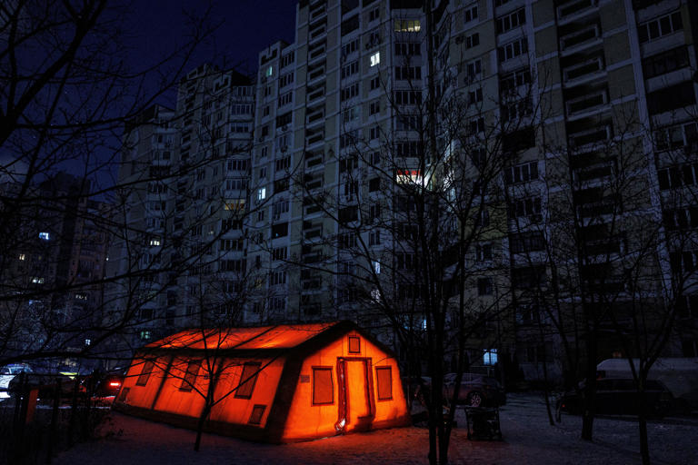 Ukrainians endure power outages, sub-zero temps after Russian strikes
