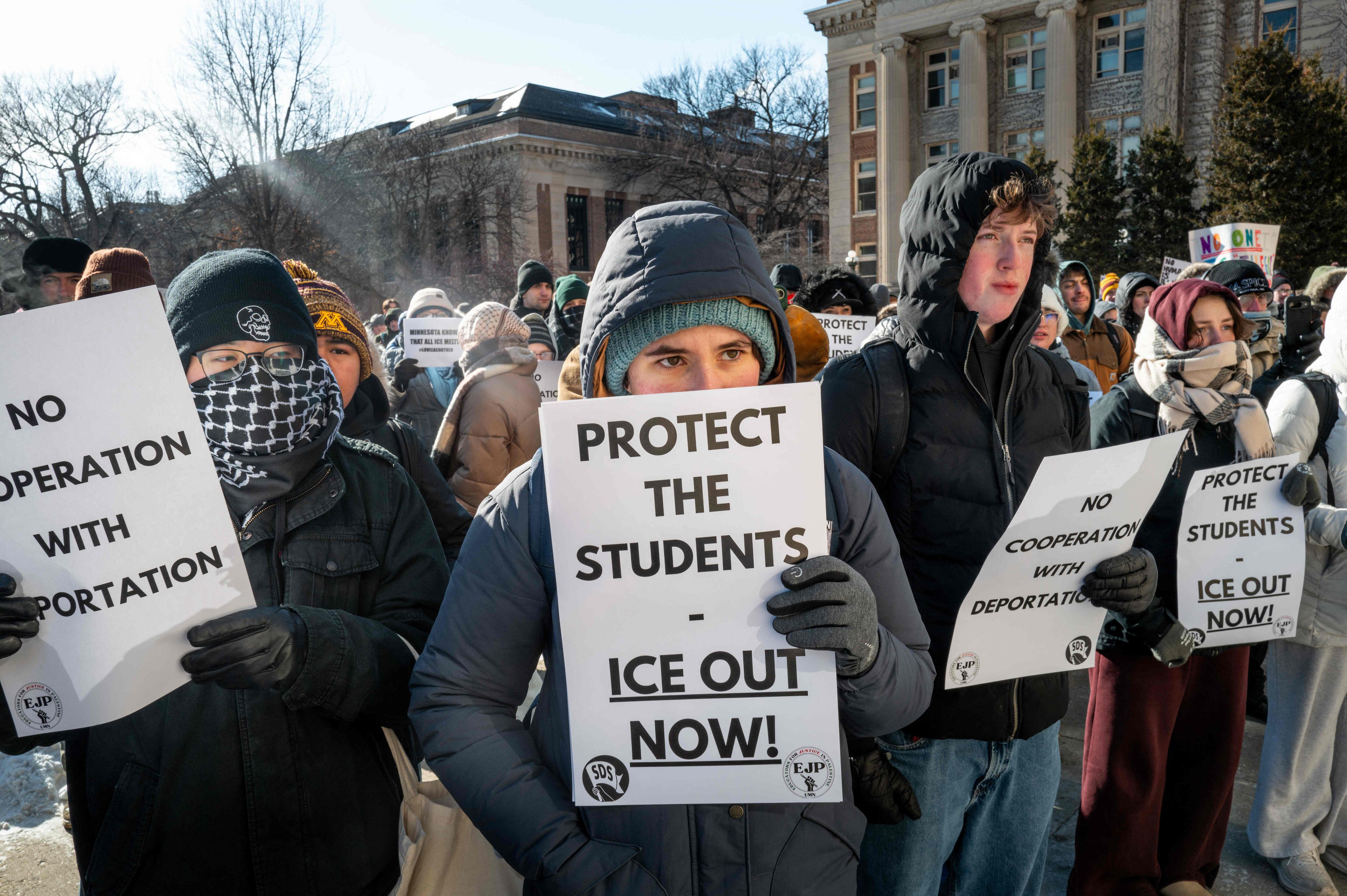 White House calibrates response to Minnesota shooting