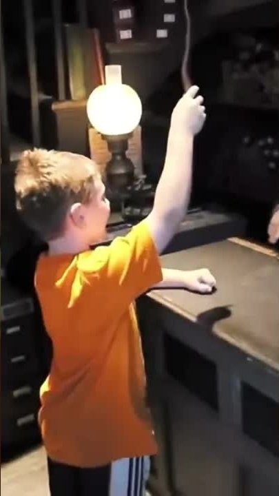 Wizarding World: Wand chooses young wizard at Ollivanders