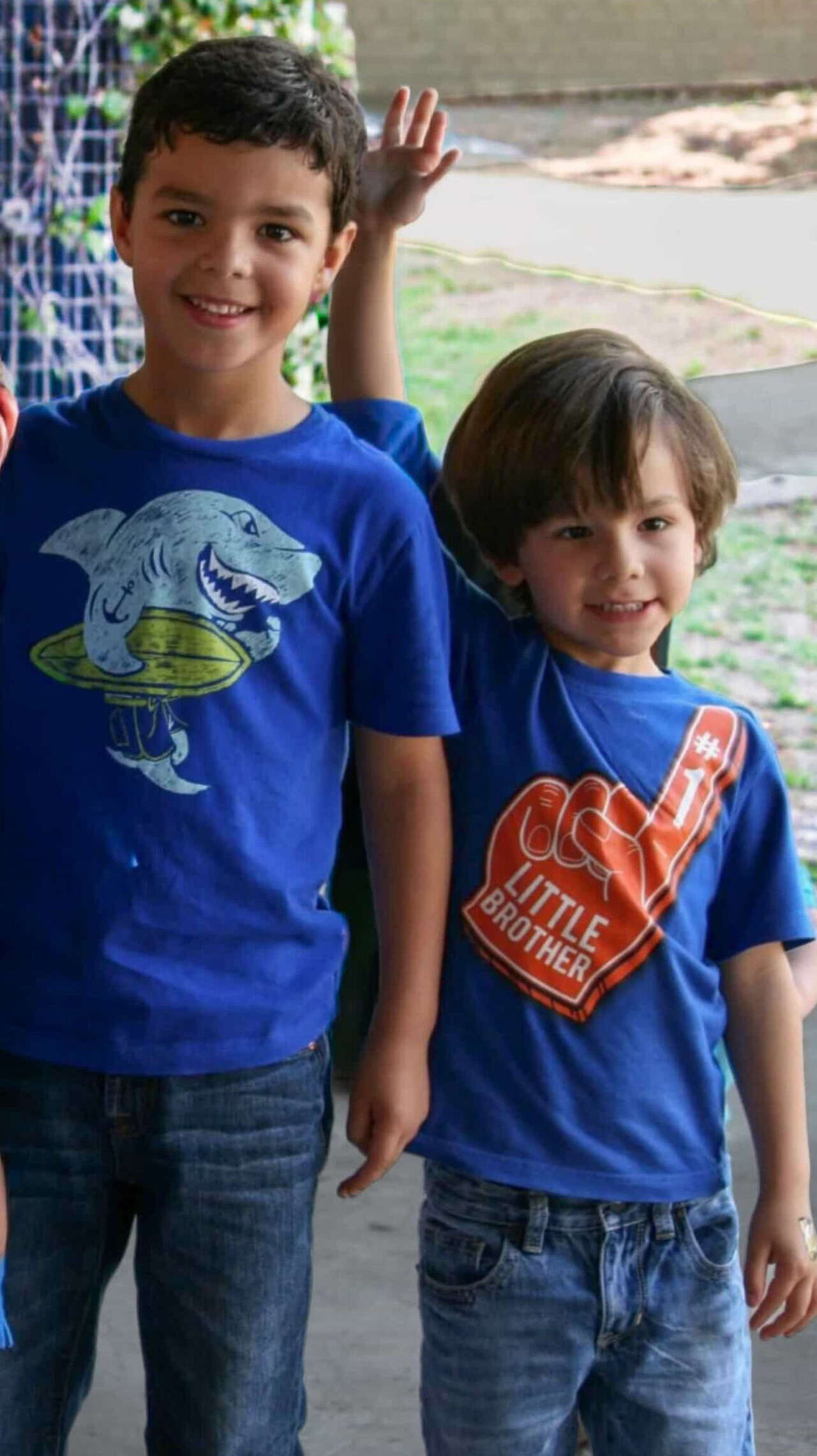 Serna brothers Mateo and Mau share the court at Alexander