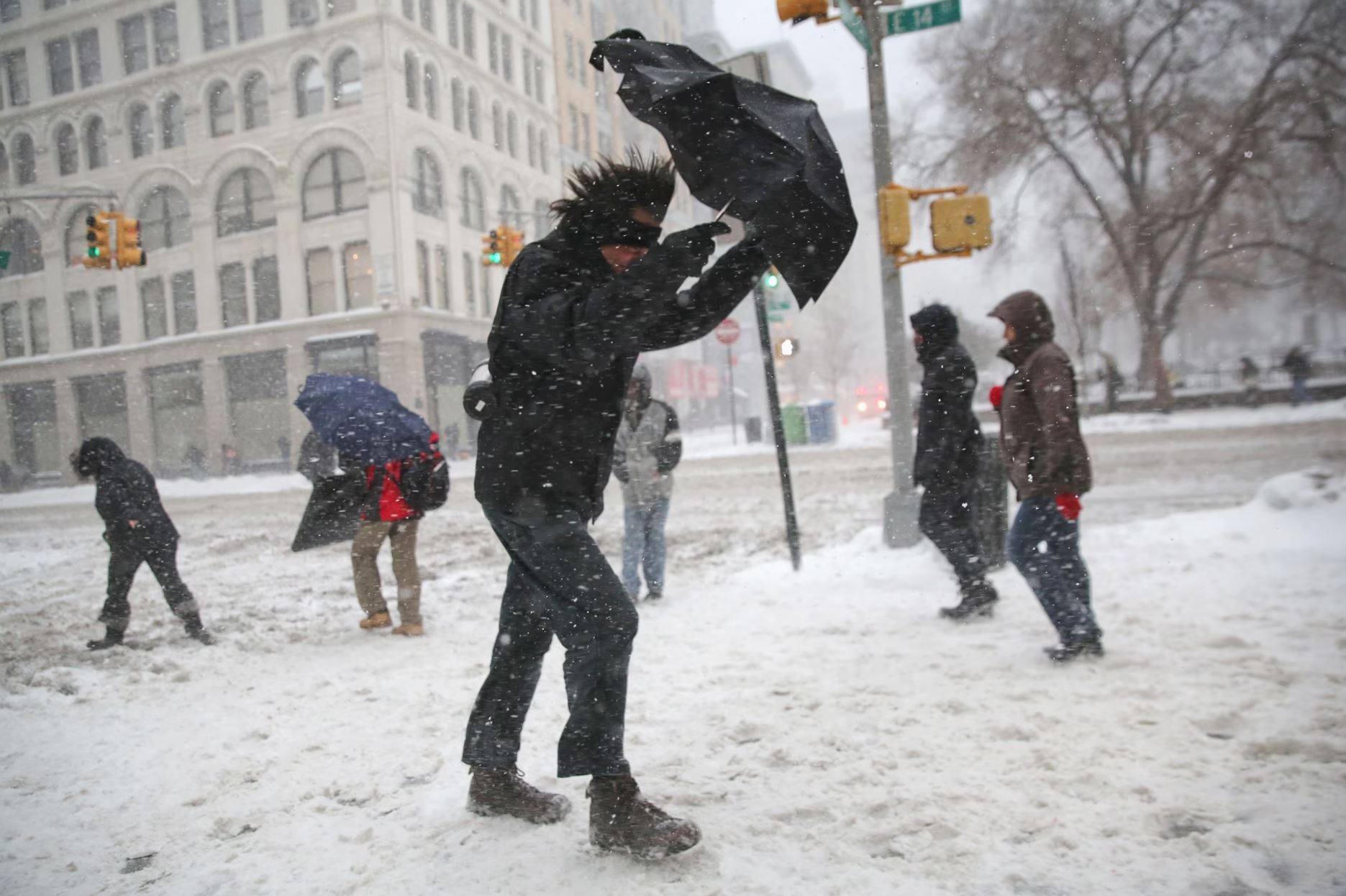 Evening brief: Snowmageddon continues, government shutdown part deux ...
