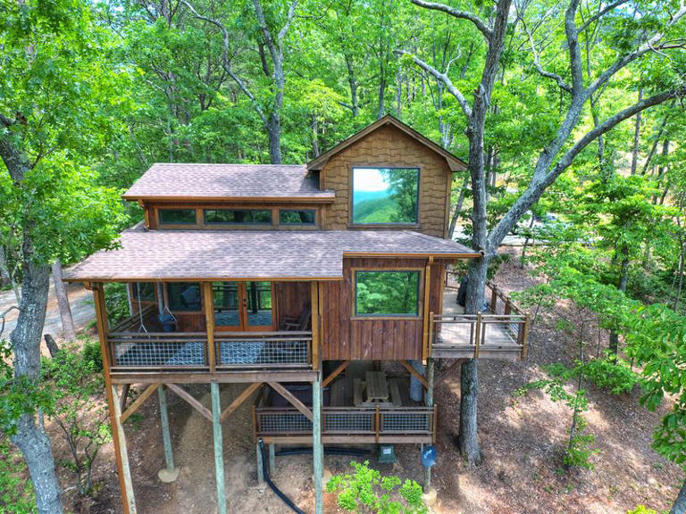 These Georgia Airbnbs turn a cozy getaway into a movie-like escape
