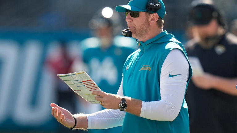 Liam Coen lures Bucs offensive line coach Brian Picucci to Jaguars