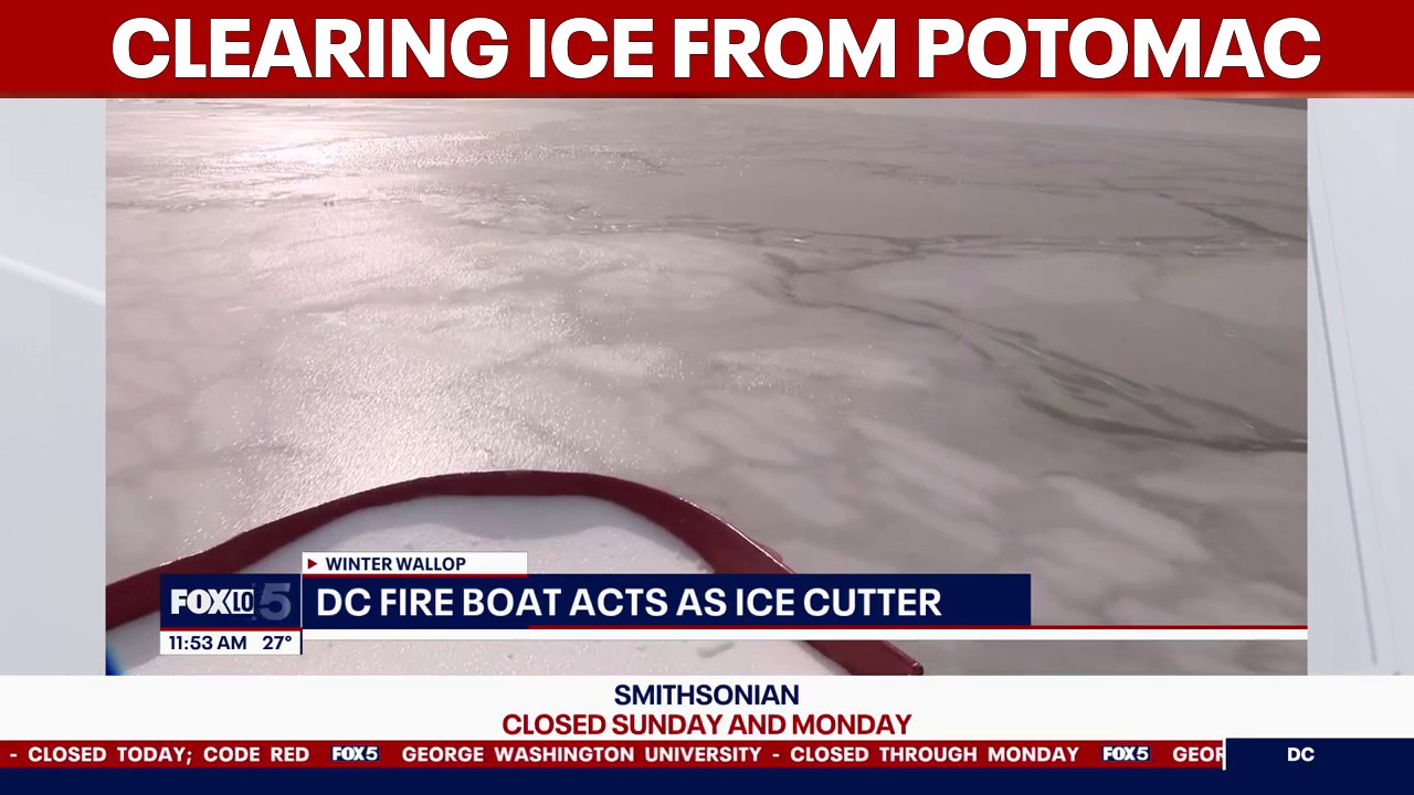 DC fireboat used to clear ice from Potomac River