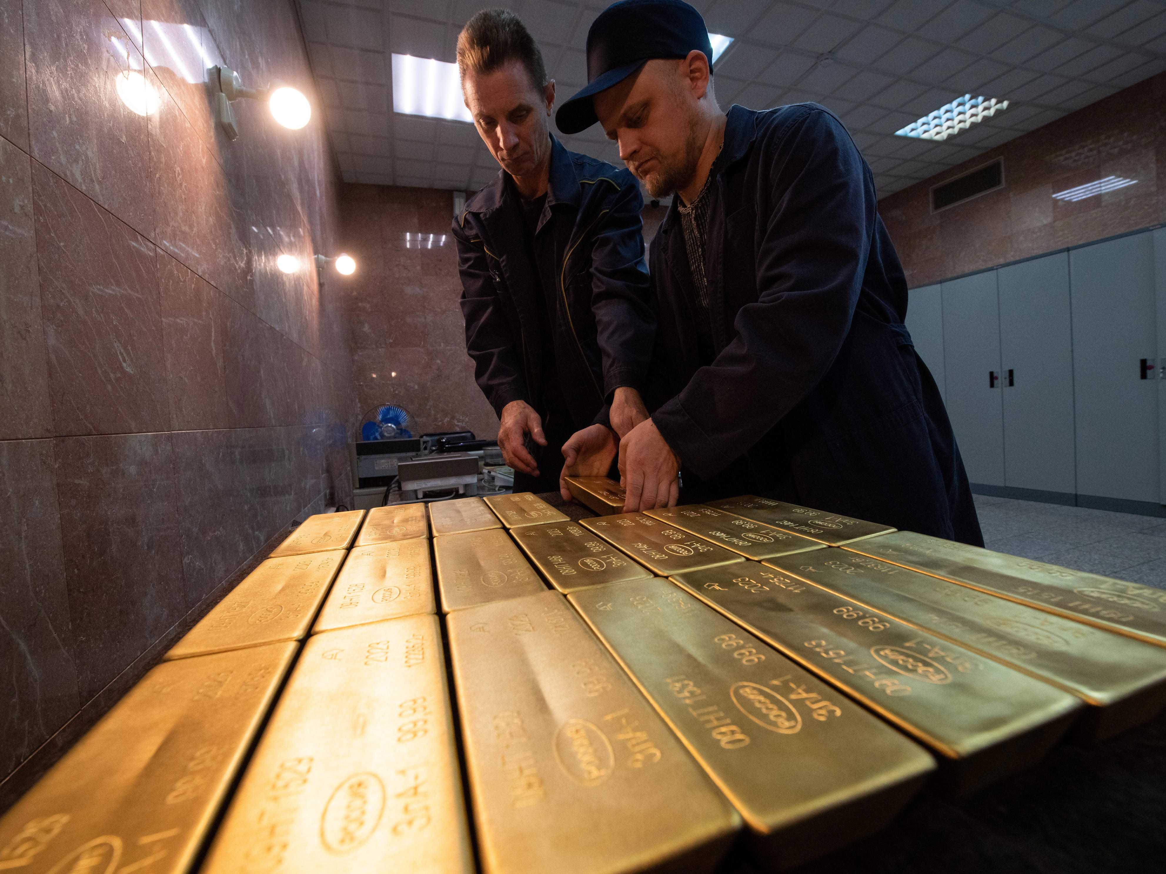 The 5 forces behind gold's stunning rally to its latest record above $5,000